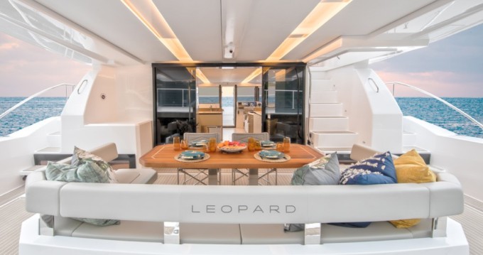 Leopard 46 - Specs, layout & video | SamBoat
