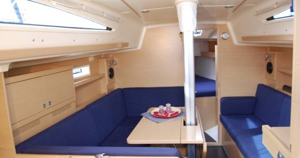 Elan 350 - Specs, layout & video | SamBoat