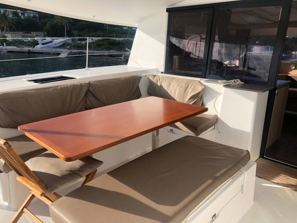 Helia 44 - Specs, layout & video | SamBoat