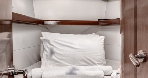 Oceanis 40 - Specs, layout & video | SamBoat