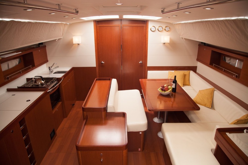 Oceanis 50 Family - Specs, layout & video | SamBoat