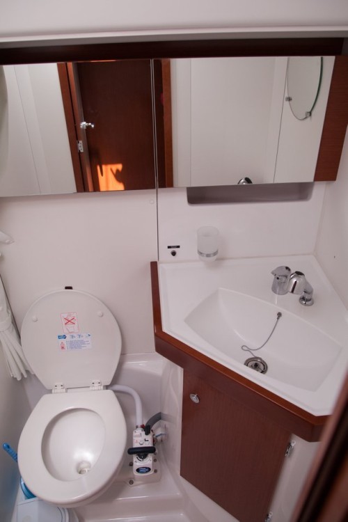 Oceanis 50 Family - Specs, layout & video | SamBoat