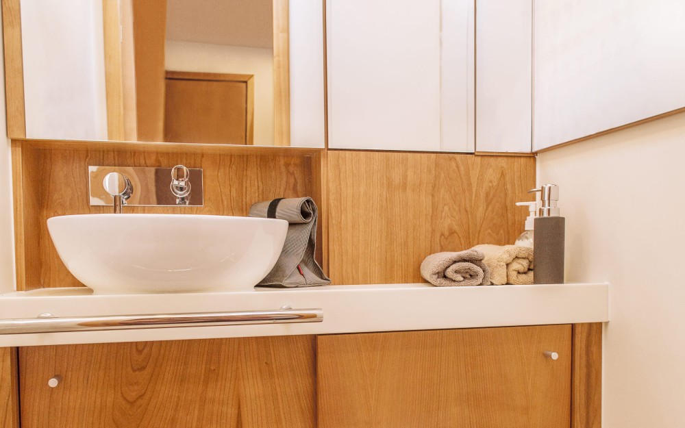 Hanse 445 - Specs, layout & video | SamBoat