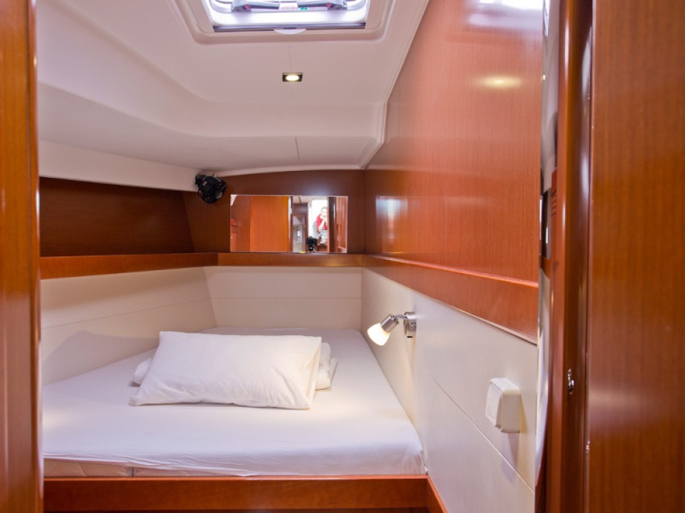 Oceanis 50 Family - Specs, layout & video | SamBoat