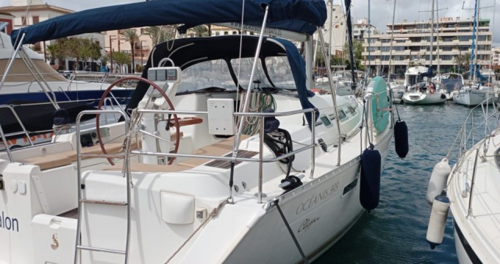 Oceanis 50 - Specs, layout & video | SamBoat