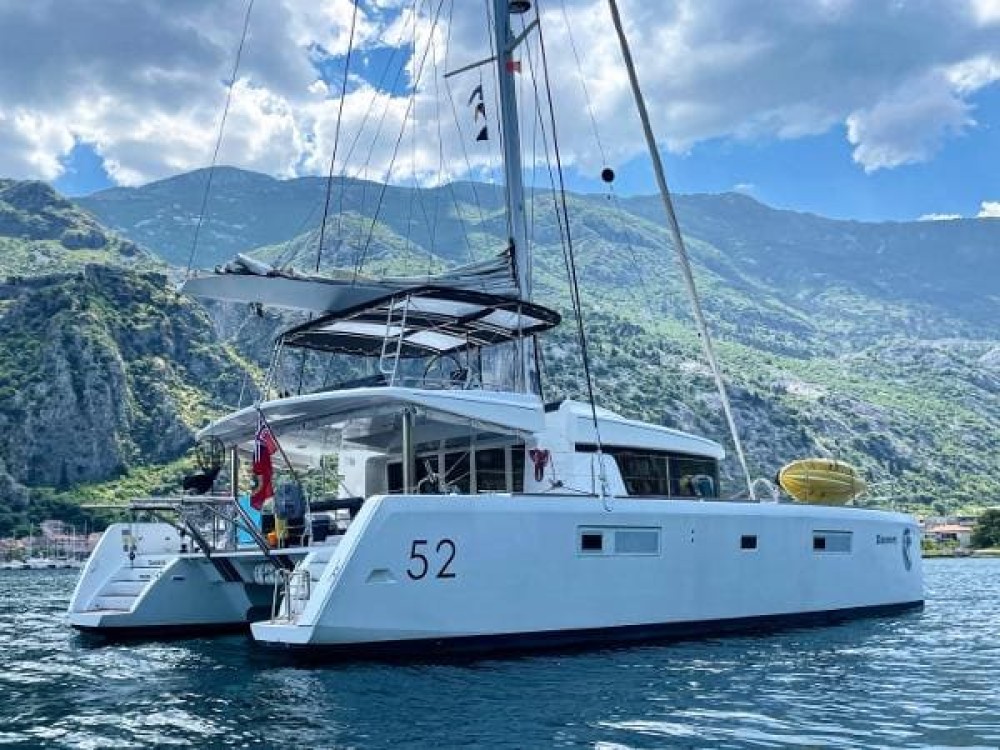 Lagoon 52 - Specs, layout & video | SamBoat