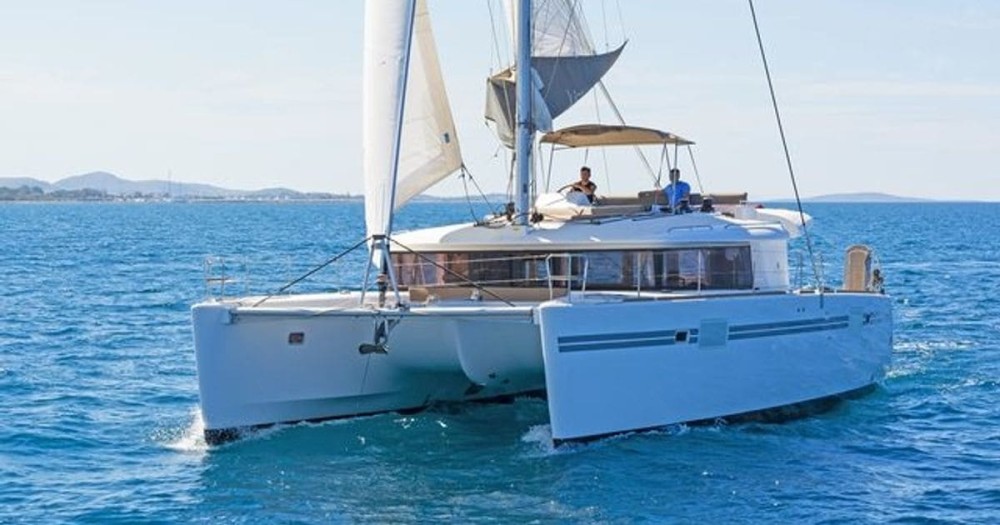 Lagoon 450 - Specs, layout & video | SamBoat