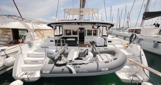 Lagoon 450 F - Specs, layout & video | SamBoat