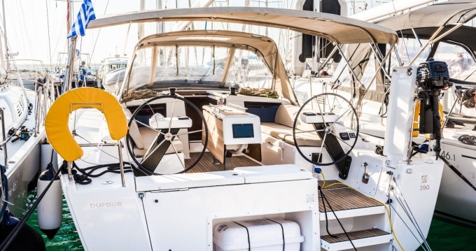 Dufour 390 Grand Large - Specs, layout & video | SamBoat