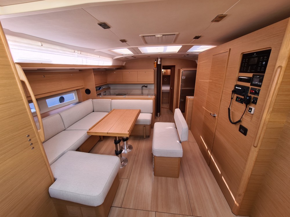 Dufour 530 - Specs, layout & video | SamBoat