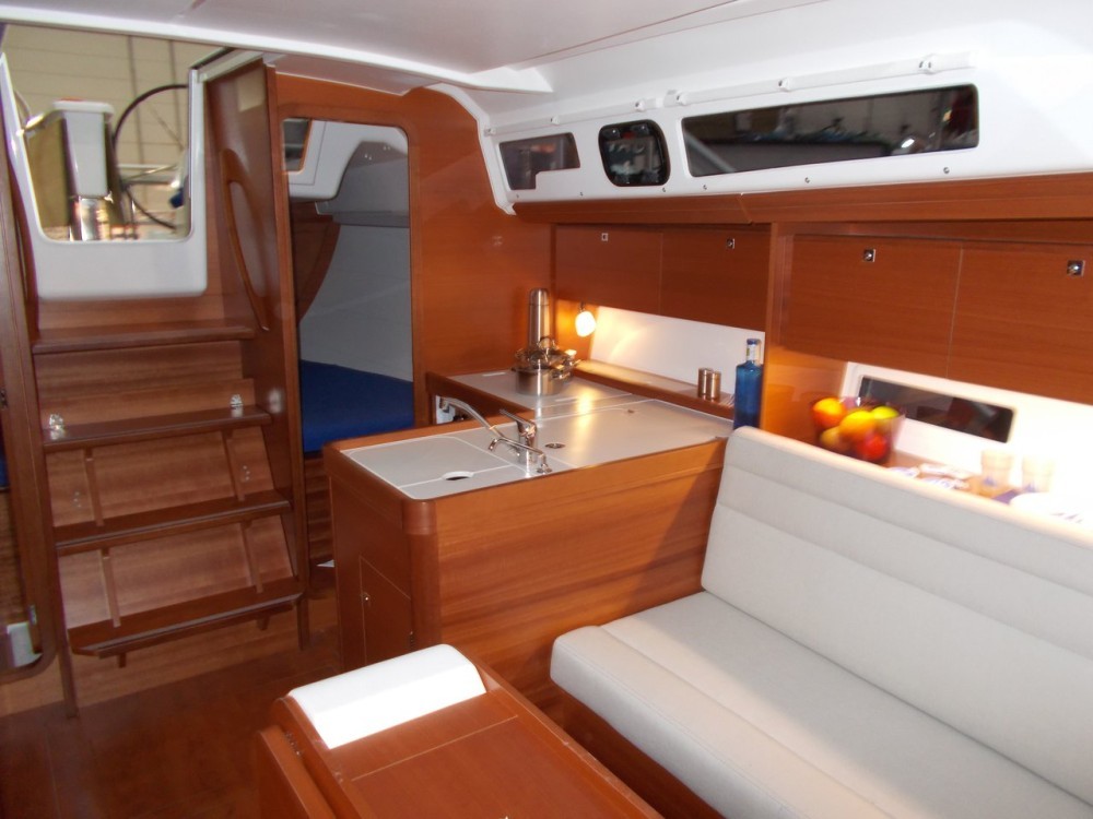 Dufour 350 Grand Large - Specs, layout & video | SamBoat