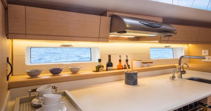Jeanneau 54 - Specs, layout & video | SamBoat
