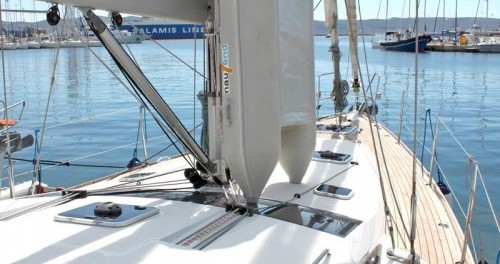 Jeanneau 53 - Specs, layout & video | SamBoat