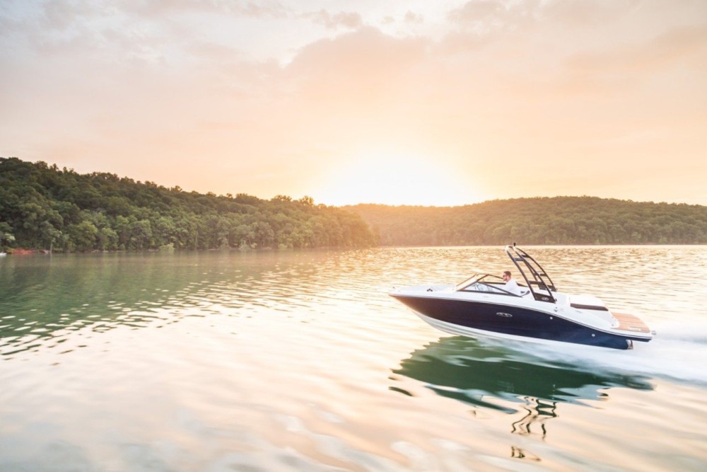 Sea Ray 190 Sport - Specs, layout & video | SamBoat