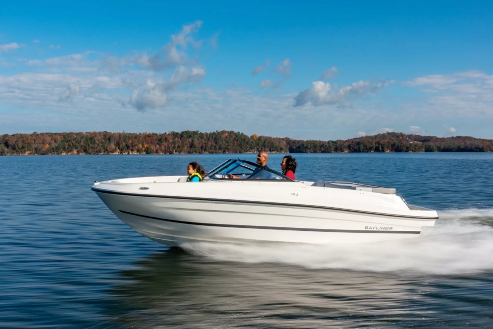 VR4 - Specs, layout & video | SamBoat