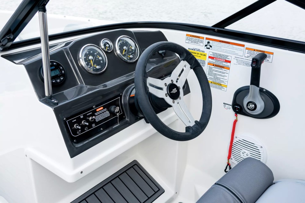 VR4 - Specs, layout & video | SamBoat