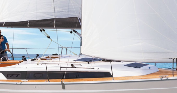 Cruiser 34 - Specs, layout & video | SamBoat