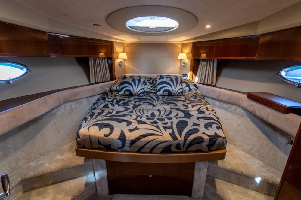 Princess V53 - Specs, layout & video | SamBoat