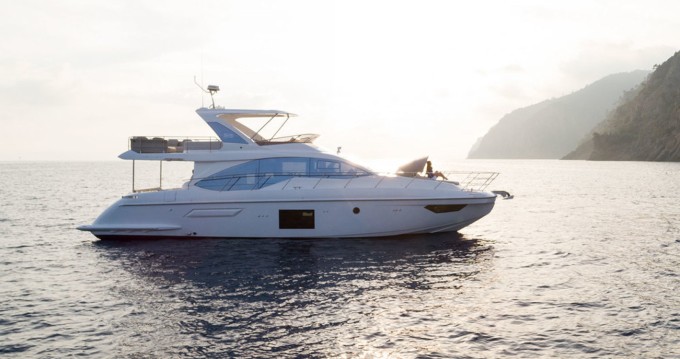 Azimut 55 Fly - Specs, layout & video | SamBoat