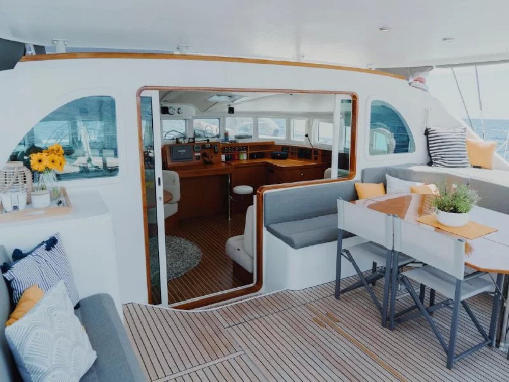 Lagoon 570 - Specs, layout & video | SamBoat