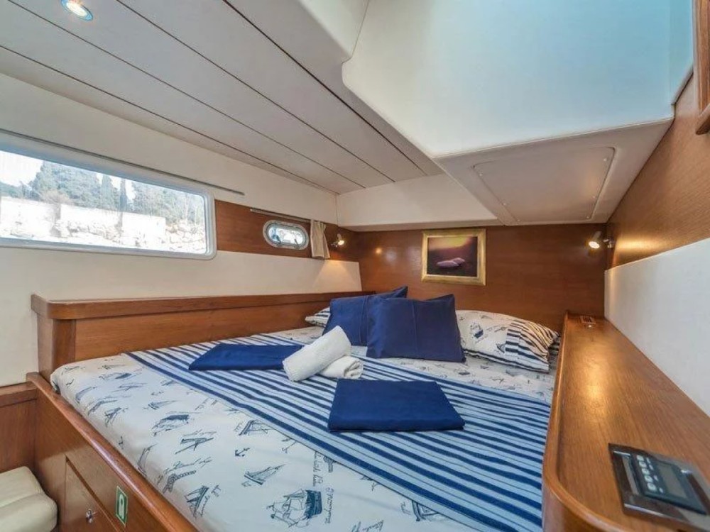 Lagoon 570 - Specs, layout & video | SamBoat
