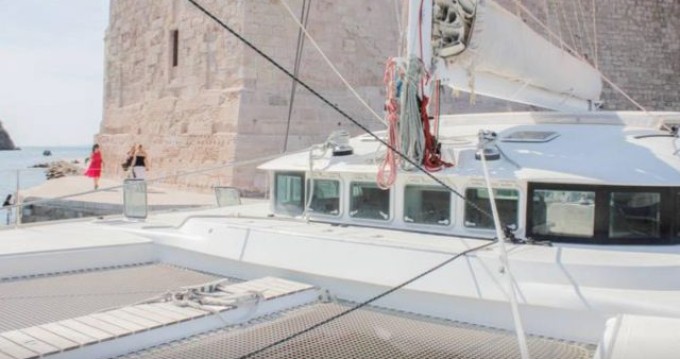 Lagoon 570 - Specs, layout & video | SamBoat