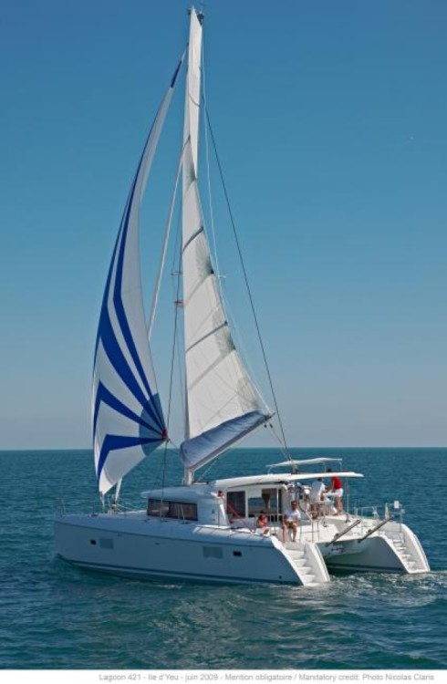 Lagoon 421 - Specs, layout & video | SamBoat