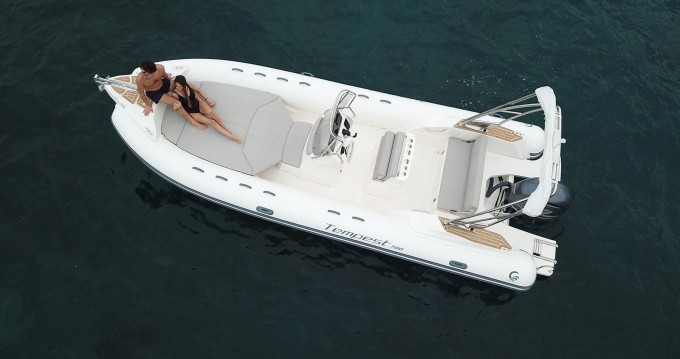 Tempest 700 - Specs, layout & video | SamBoat