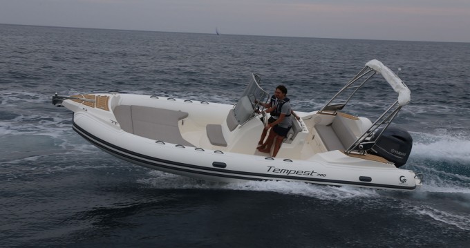 Tempest 700 - Specs, layout & video | SamBoat