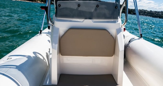 Tempest 570 - Specs, layout & video | SamBoat