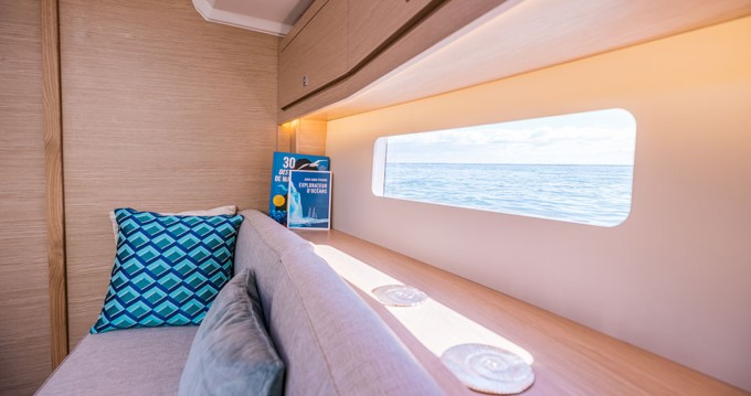 Dufour 37 - Specs, layout & video | SamBoat