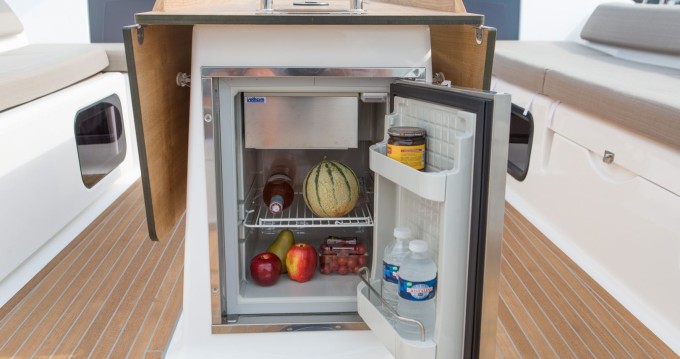 Dufour 56 - Specs, layout & video | SamBoat